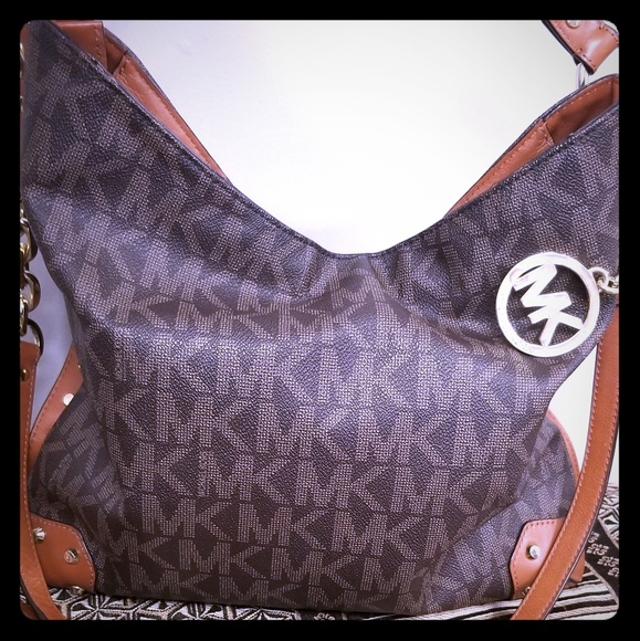 Michael Kors | Bags | Large Crossbody Michael Kors Multi Use | Poshmark